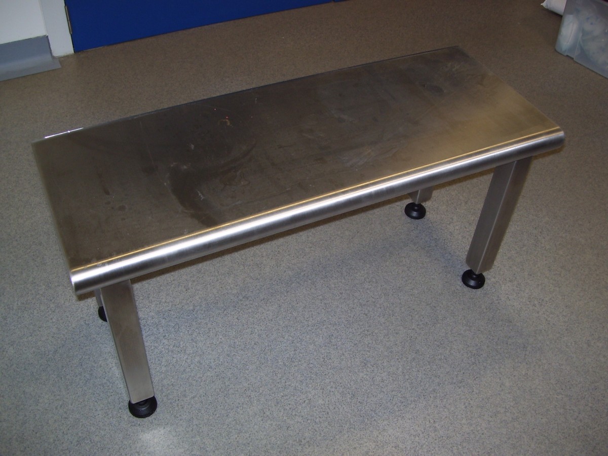 100_0465 - Cleanroom Bench - Willowchem Ireland